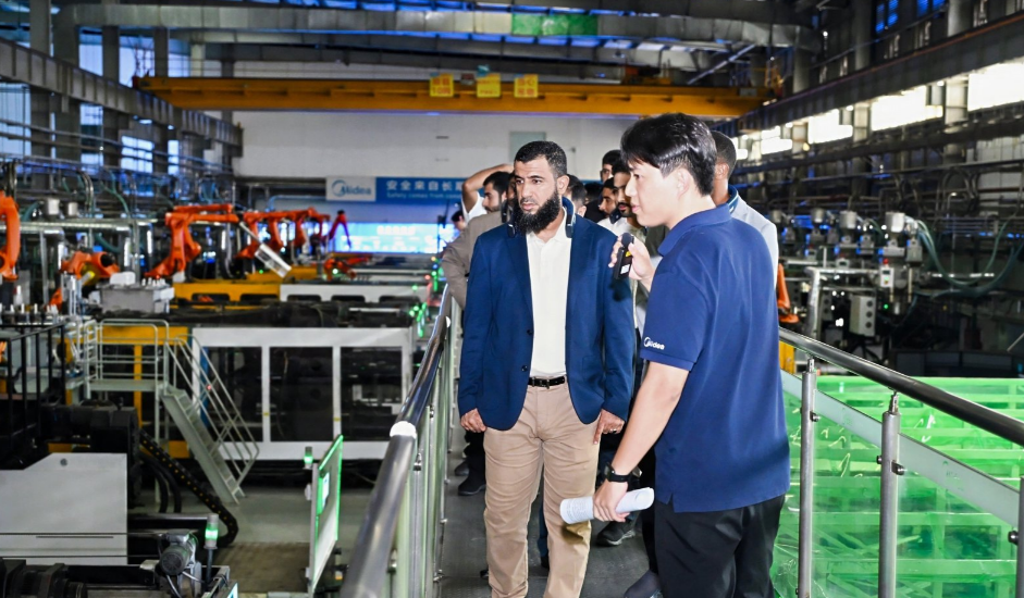 Oman Delegation Visits Midea Headquarters