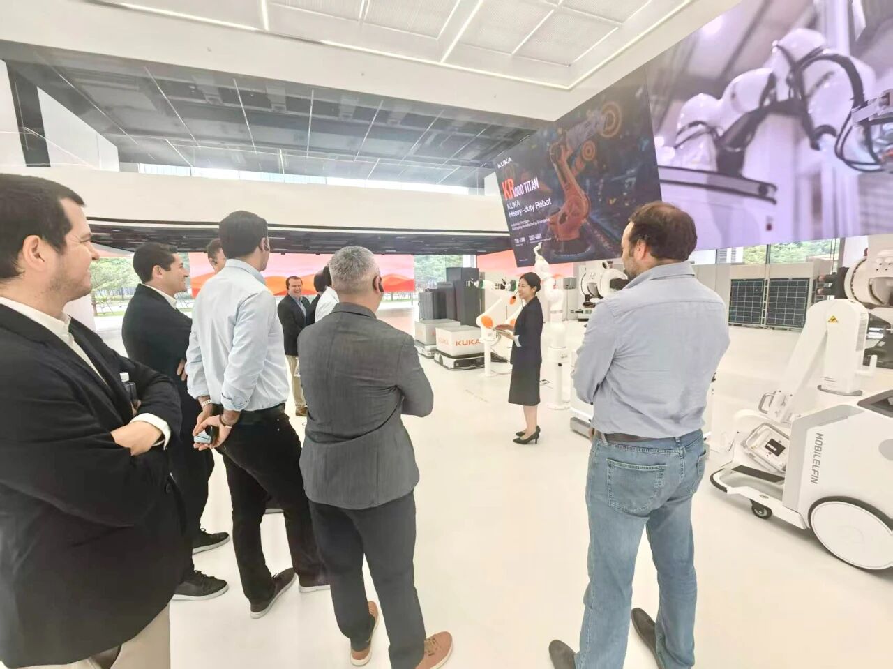 Chile Retail Giants Visit Midea HQ